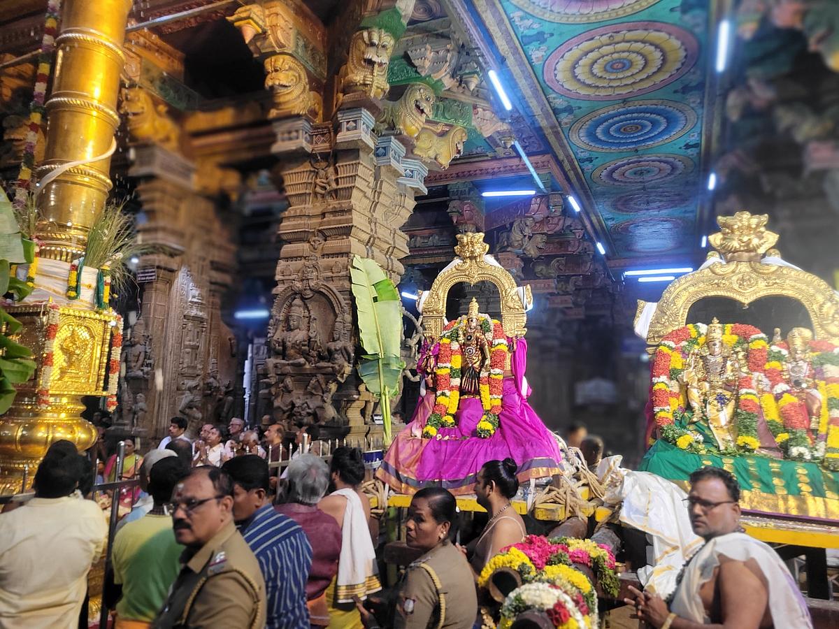 மதுரை: மீனாட்சியம்மன் கோயிலில் தை மாத தெப்பத்திருவிழா; கொடியேற்றத்துடன் ...