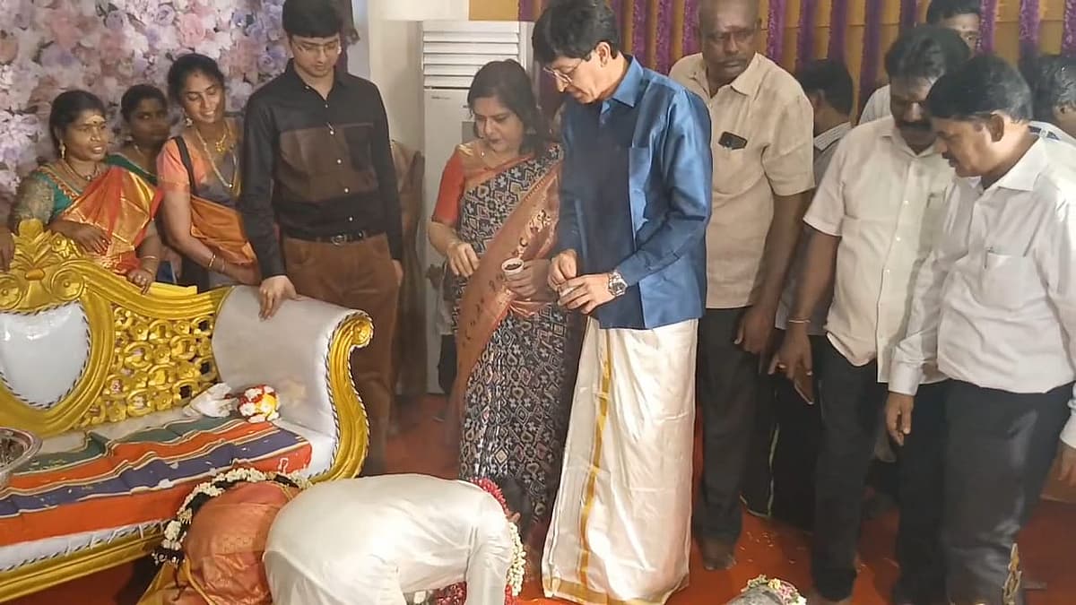 `தெய்வம் தந்த பூவின் முகத்தில் மகிழ்ச்சி' நெகிழ்ந்த ராதாகிருஷ்ணன் ஐஏஎஸ் ...