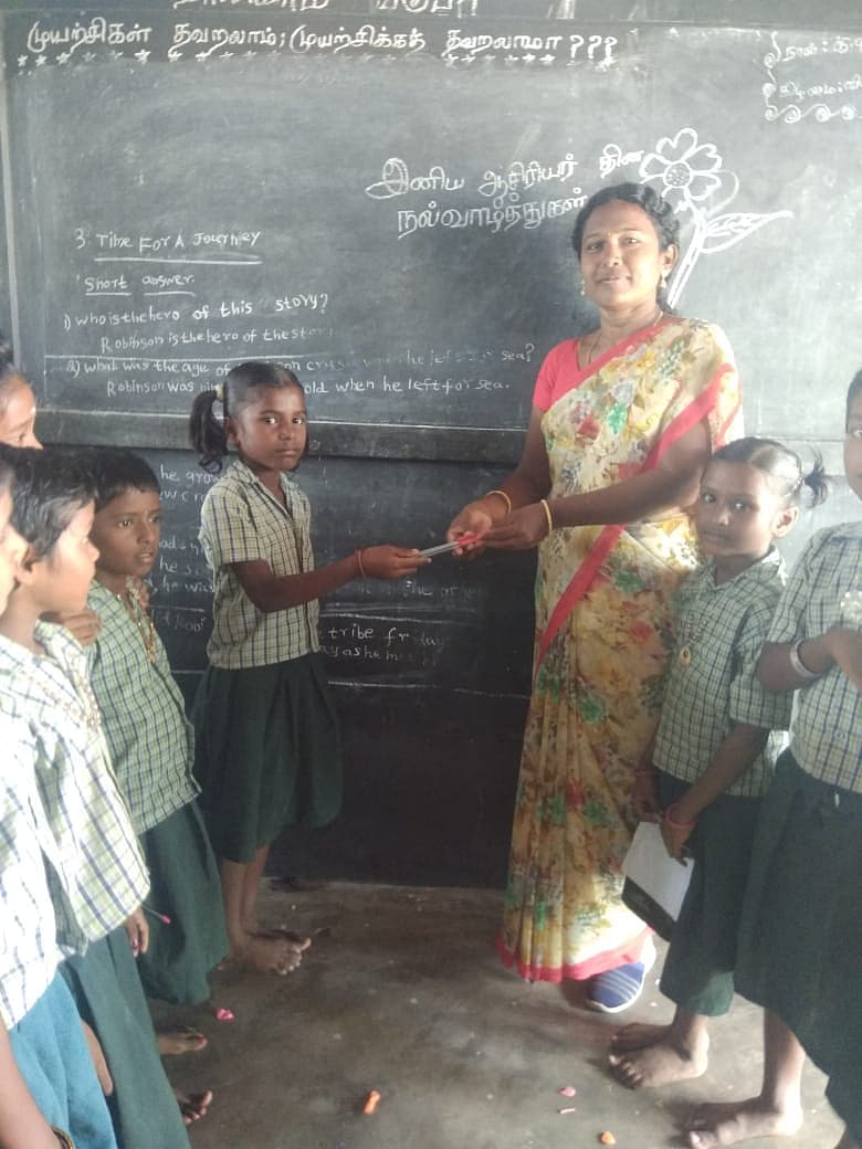 ஆன்லைன் வகுப்பில் நடனம் மூலம் பாடம் நடத்தும் அரசுப்பள்ளி ஆசிரியை ...