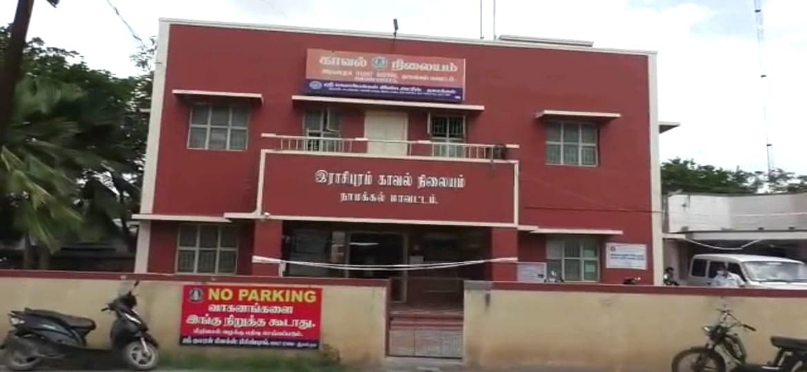 பண மோசடி: அதிமுக முன்னாள் அமைச்சர் சரோஜா மீது 3 பிரிவுகளின் கீழ் வழக்கு ...
