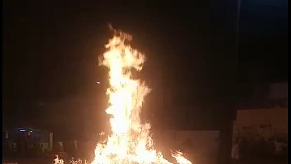 நெல்லை: மதுபோதையில் சொக்கப்பனை தீக்குள் விழுந்த போதை ஆசாமி - அதிர்ச்சி ...