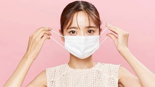 Smile Therapy: மாஸ்க் இல்லாமல் சிரிக்க மறந்த ஜப்பானியர்கள்; அதற்காக ...