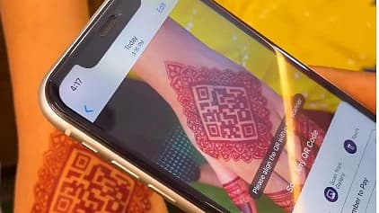 ரக்ஷா பந்தன்: ஓட முடியாது ஒளிய முடியாது, மெஹந்தியில் QR Code ...