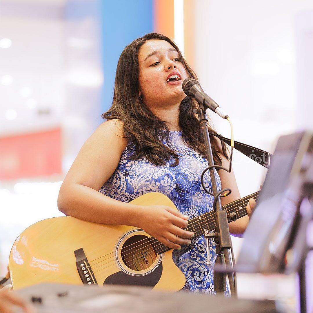 Golden Sparrow : `எனர்ஜியா பாடணும்னு தனுஷ் சாரும், ஜி.வி சாரும் ...