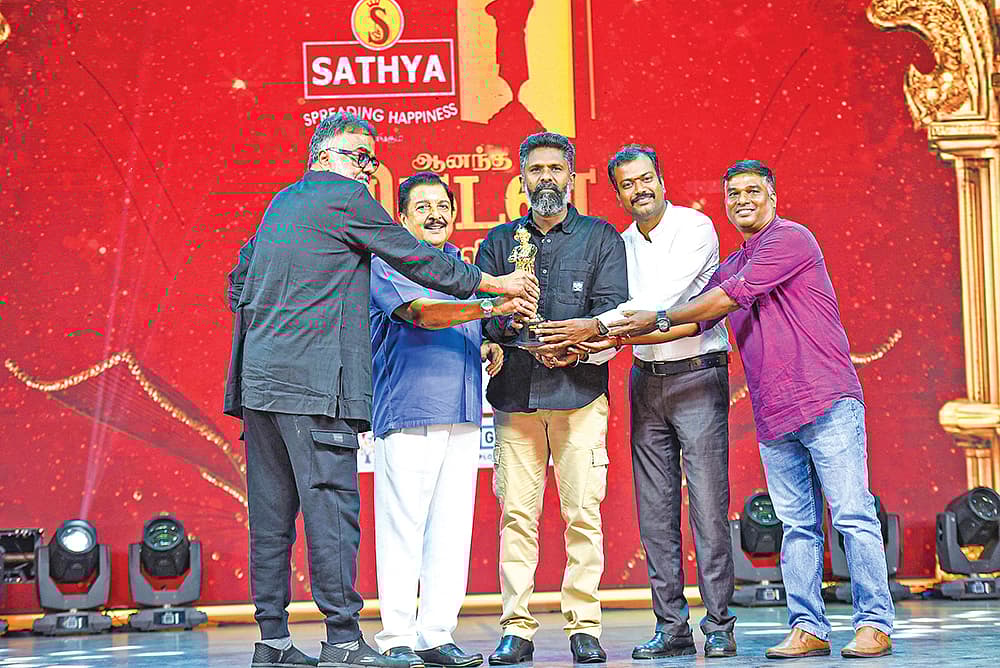 Junior Vikatan - 04 May 2025 - மகிழ்ச்சி... நெகிழ்ச்சி... எழுச்சி..!- 2024 ஆனந்த விகடன் ...