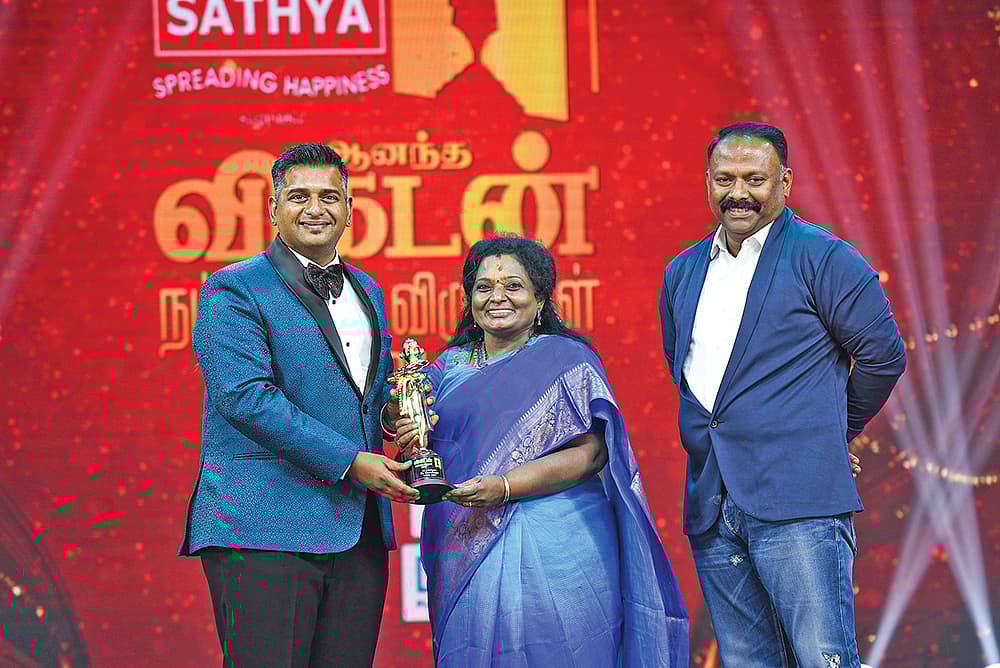 Junior Vikatan - 04 May 2025 - மகிழ்ச்சி... நெகிழ்ச்சி... எழுச்சி..!- 2024 ஆனந்த விகடன் ...