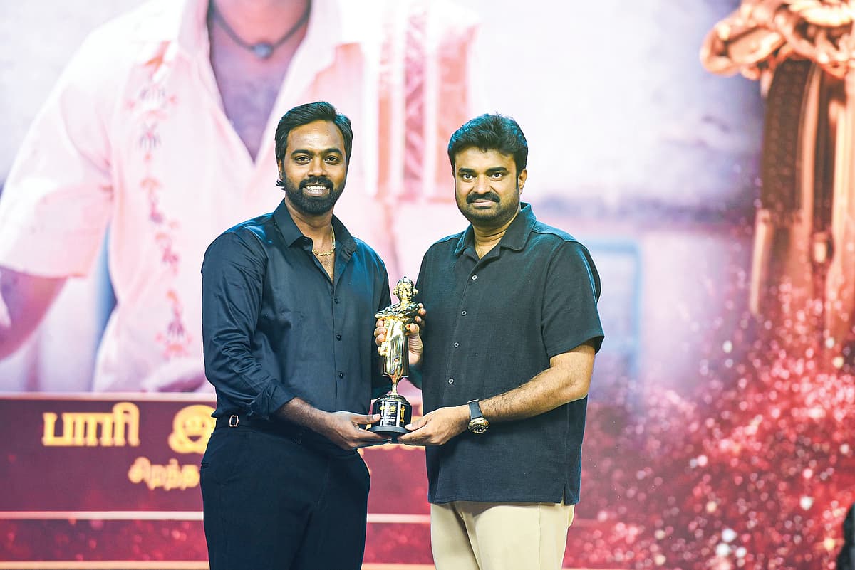 Ananda Vikatan - 25 June 2025 - சினிமா விருதுகள் 2024 - திறமைக்கு மரியாதை | ananda vikatan ...