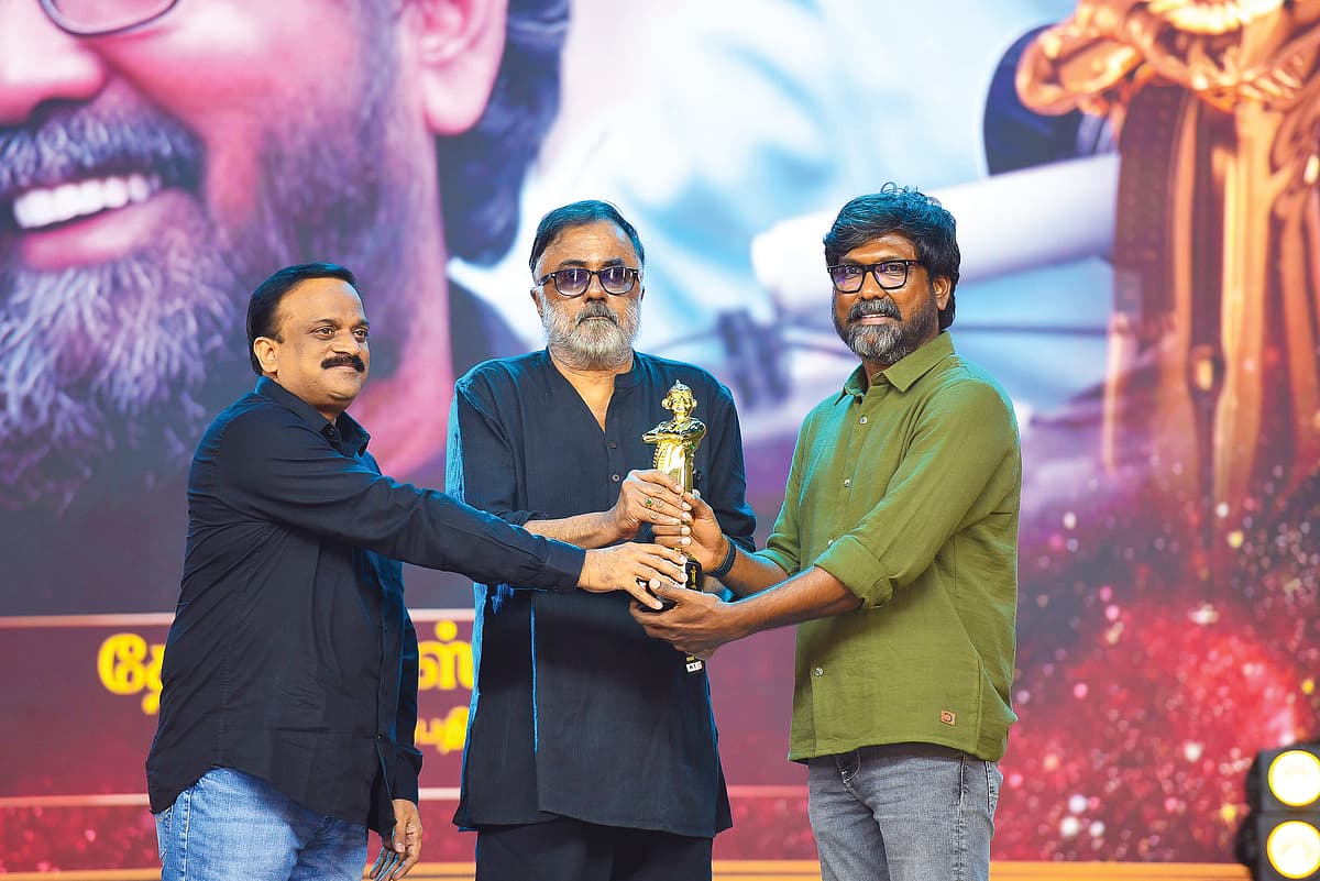 Ananda Vikatan - 25 June 2025 - சினிமா விருதுகள் 2024 - திறமைக்கு மரியாதை | ananda vikatan ...