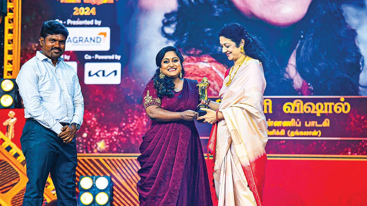 Aval Vikatan - 15 July 2025 - ‘`விகடன் அட்டைப்படத்துல வரணும்ங்கிறதுதான் கனவா இருந்தது. இப்போ ...