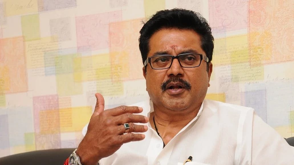 'ஜெயலலிதாவிடம் கைகட்டி நின்றது மறந்துவிட்டதா' - விஜய்யை சாடிய ...