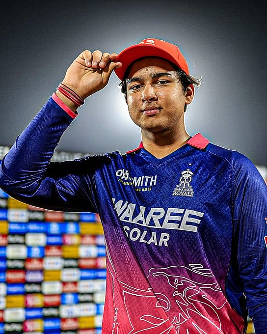 ஒவ்வொரு கொண்டாட்டமும் புதுசுதான், அர்த்தம் இல்லை! - ஆட்டம்தான் ...