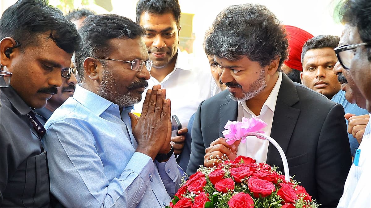 "முதல்வருக்கான மாண்பை பேண வேண்டும்: தங்க மோதிரம் திட்டத்தை மறுபரிசீலனை ...