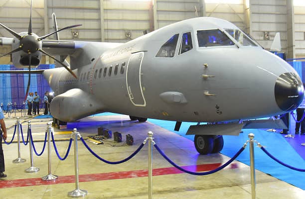 இந்தியாவின் முதல் C-295 ராணுவ போக்குவரத்து விமானம்: வரலாறு மற்றும் ...
